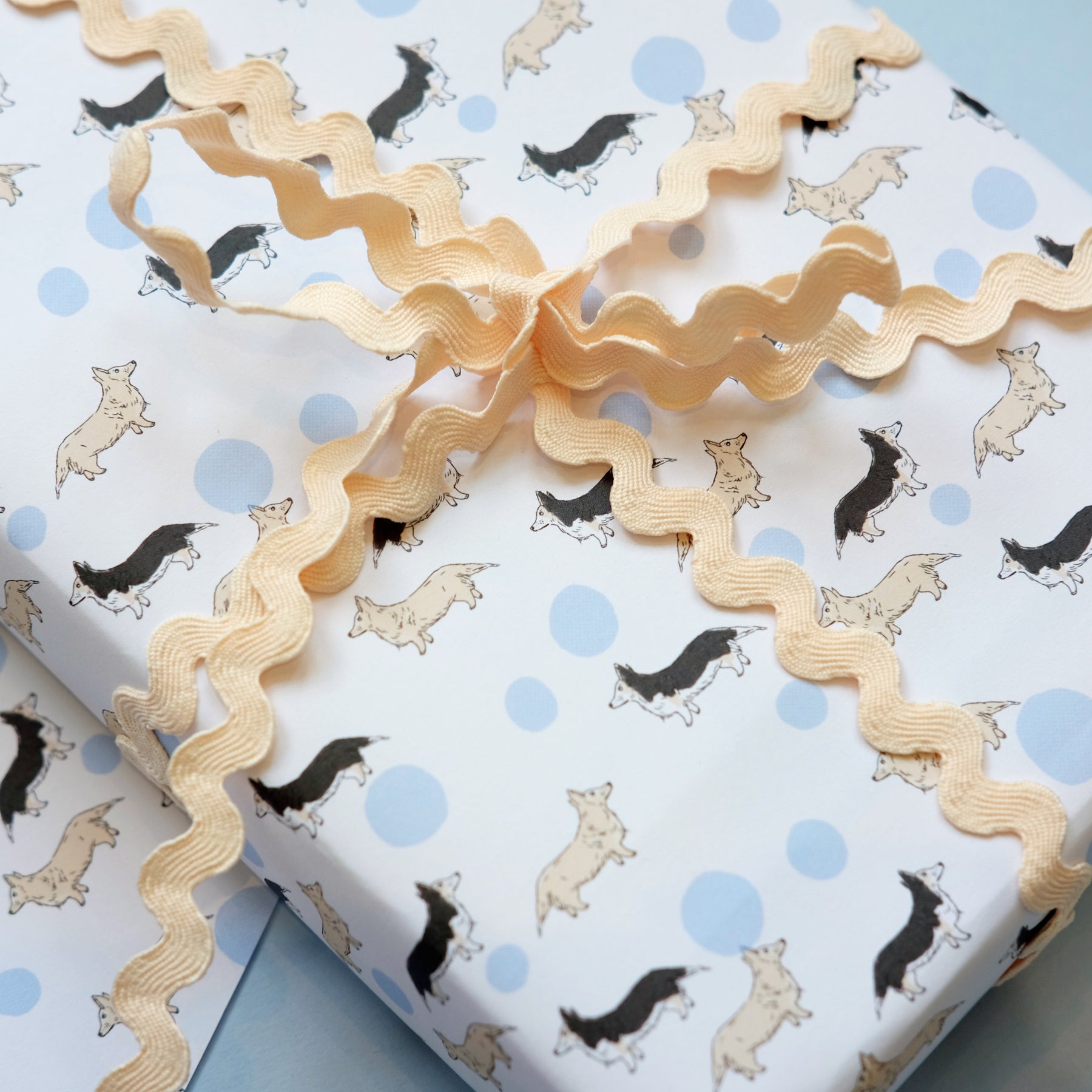 Corgi Wrapping Paper Pink Dots – Hannah Evelyn Rowlands